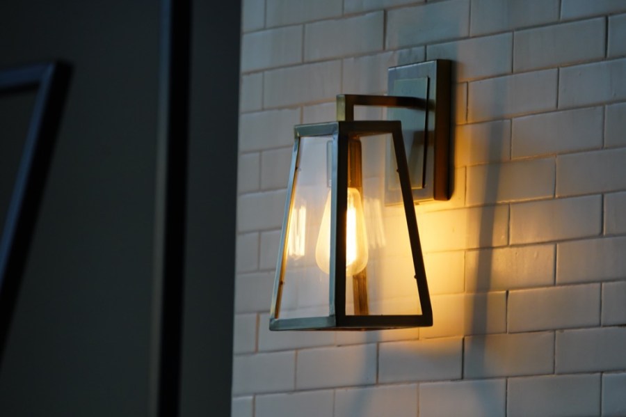 Choosing the Right Smart Lighting System for Your Home: Key Factors to ...